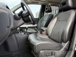 Black Nissan X-Trail 2012 in Riga, with an engine capacity of 2.00 L and mileage of 260 thousand km for 9400 €, photo 18 on AUTOMOTO.COM.LV