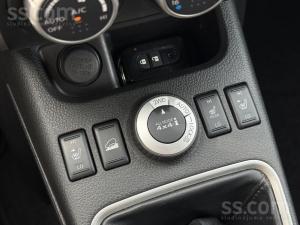 Black Nissan X-Trail 2012 in Riga, with an engine capacity of 2.00 L and mileage of 260 thousand km for 9400 €, photo 19 on AUTOMOTO.COM.LV