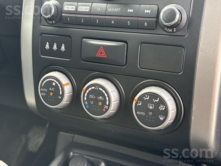 Black Nissan X-Trail 2012 in Riga, with an engine capacity of 2.00 L and mileage of 260 thousand km for 9400 €, photo 22 on AUTOMOTO.COM.LV