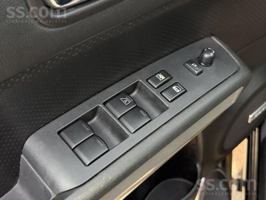 Black Nissan X-Trail 2012 in Riga, with an engine capacity of 2.00 L and mileage of 260 thousand km for 9400 €, photo 26 on AUTOMOTO.COM.LV