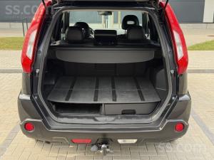 Black Nissan X-Trail 2012 in Riga, with an engine capacity of 2.00 L and mileage of 260 thousand km for 9400 €, photo 29 on AUTOMOTO.COM.LV