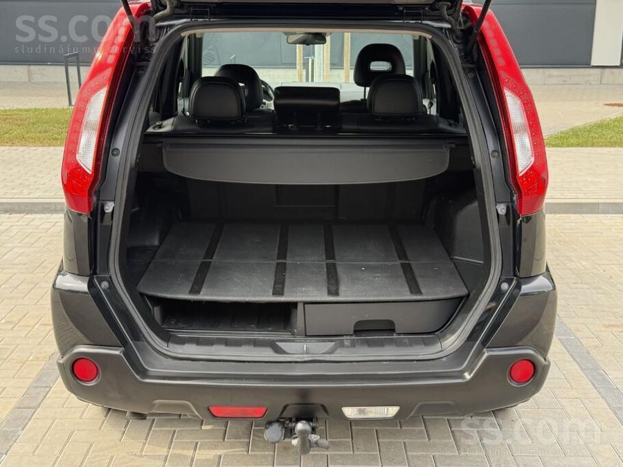 Black Nissan X-Trail 2012 in Riga, with an engine capacity of 2.00 L and mileage of 260 thousand km for 9400 €, photo 29 on AUTOMOTO.COM.LV