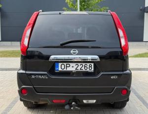 Melns Nissan X-Trail 2012 Rīga, ar dzinēja tilpumu 2.00 L un nobraukumu 260 tūkst. km par 9400 €, foto 5 vietnē AUTOMOTO.COM.LV