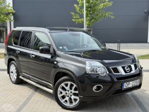 Black Nissan X-Trail 2012 in Riga, with an engine capacity of 2.00 L and mileage of 260 thousand km for 9400 €, photo 8 on AUTOMOTO.COM.LV