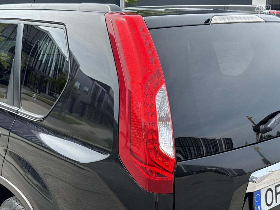 Black Nissan X-Trail 2012 in Riga, with an engine capacity of 2.00 L and mileage of 260 thousand km for 9400 €, photo 36 on AUTOMOTO.COM.LV