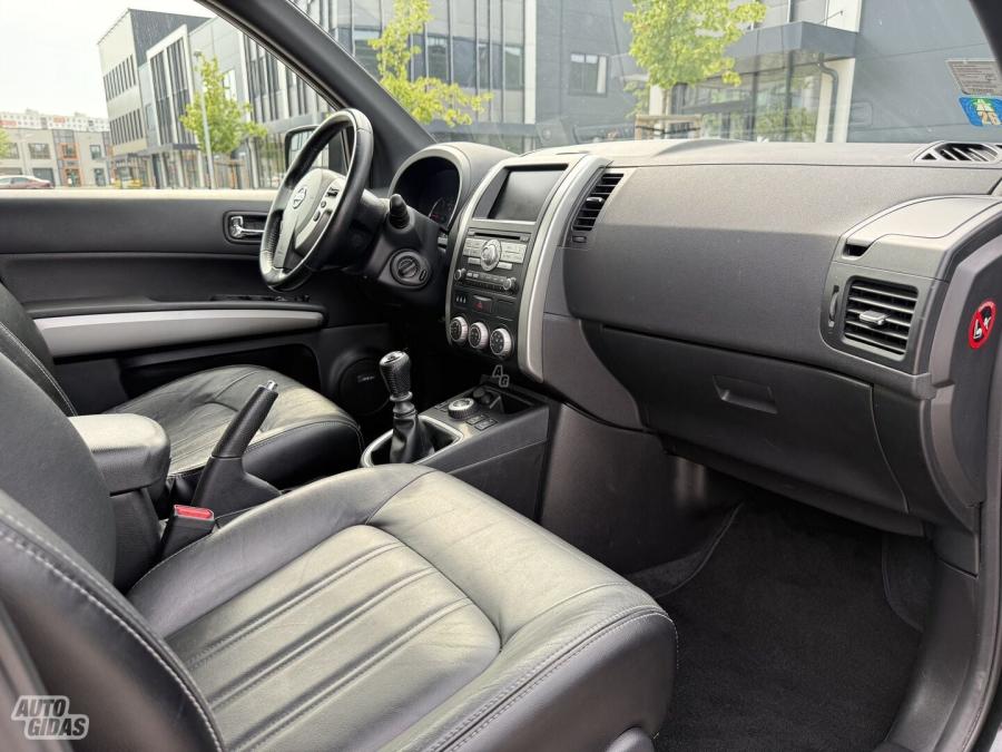 Melns Nissan X-Trail 2012 Rīga, ar dzinēja tilpumu 2.00 L un nobraukumu 260 tūkst. km par 9400 €, foto 17 vietnē AUTOMOTO.COM.LV
