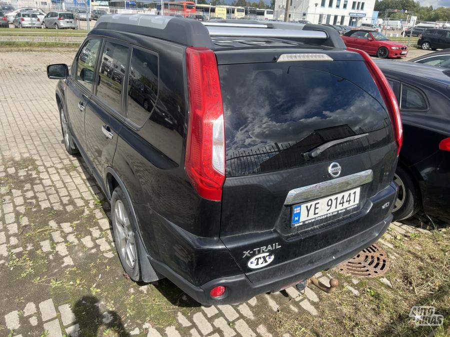 Black Nissan X-Trail 2012 in Marijampole, with an engine capacity of 2.00 L and mileage of 260 thousand km for 4800 €, photo 5 on AUTOMOTO.COM.LV