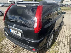 Black Nissan X-Trail 2012 in Marijampole, with an engine capacity of 2.00 L and mileage of 260 thousand km for 4800 €, photo 6 on AUTOMOTO.COM.LV