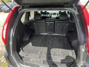 Black Nissan X-Trail 2012 in Marijampole, with an engine capacity of 2.00 L and mileage of 260 thousand km for 4800 €, photo 8 on AUTOMOTO.COM.LV