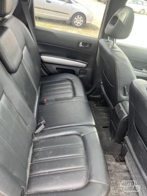 Black Nissan X-Trail 2012 in Marijampole, with an engine capacity of 2.00 L and mileage of 260 thousand km for 4800 €, photo 9 on AUTOMOTO.COM.LV