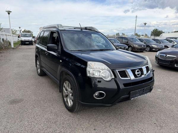 Black Nissan X-Trail 2012 in Marijampole, with an engine capacity of 2.00 L and mileage of 260 thousand km for 4950 €, photo 1 on AUTOMOTO.COM.LV