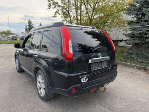 Black Nissan X-Trail 2012 in Marijampole, with an engine capacity of 2.00 L and mileage of 260 thousand km for 4950 €, photo 7 on AUTOMOTO.COM.LV