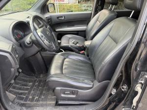 Black Nissan X-Trail 2012 in Marijampole, with an engine capacity of 2.00 L and mileage of 260 thousand km for 4950 €, photo 10 on AUTOMOTO.COM.LV