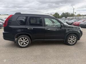Black Nissan X-Trail 2012 in Marijampole, with an engine capacity of 2.00 L and mileage of 260 thousand km for 4650 €, photo 5 on AUTOMOTO.COM.LV