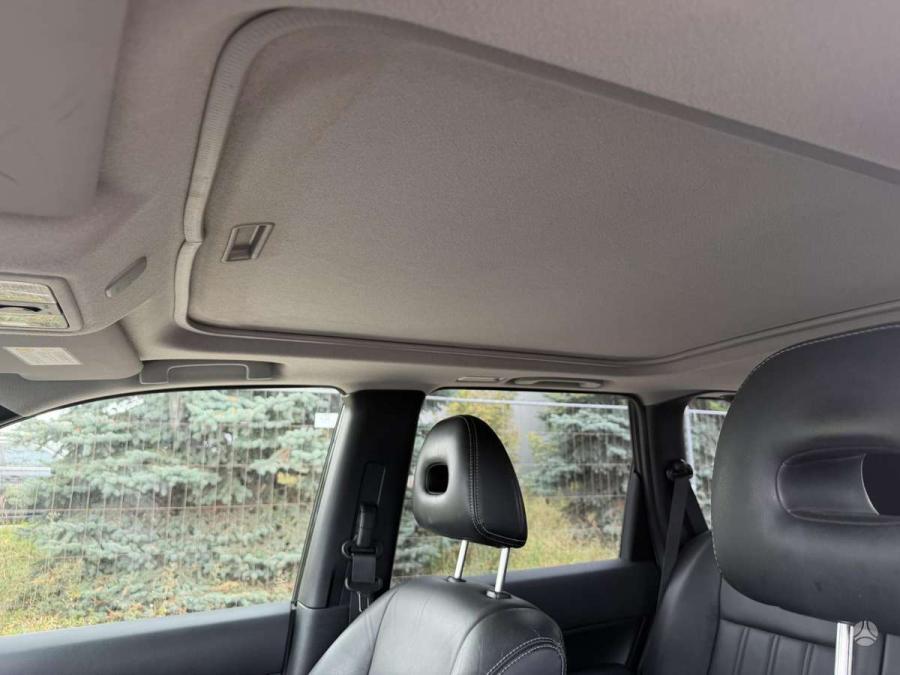 Black Nissan X-Trail 2012 in Marijampole, with an engine capacity of 2.00 L and mileage of 260 thousand km for 4650 €, photo 10 on AUTOMOTO.COM.LV