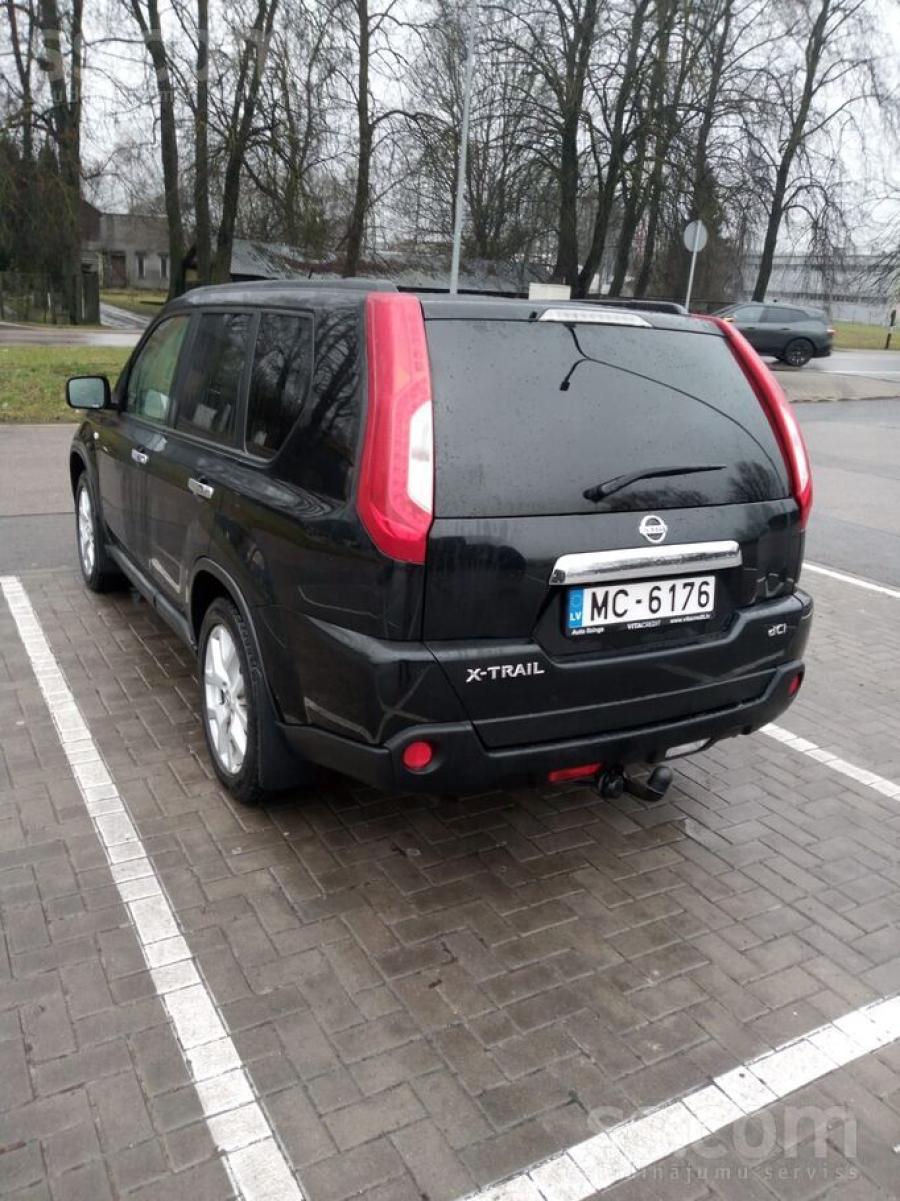 Black Nissan X-Trail 2013 in Riga, with an engine capacity of 2.00 L and mileage of 281 thousand km for 3500 €, photo 1 on AUTOMOTO.COM.LV