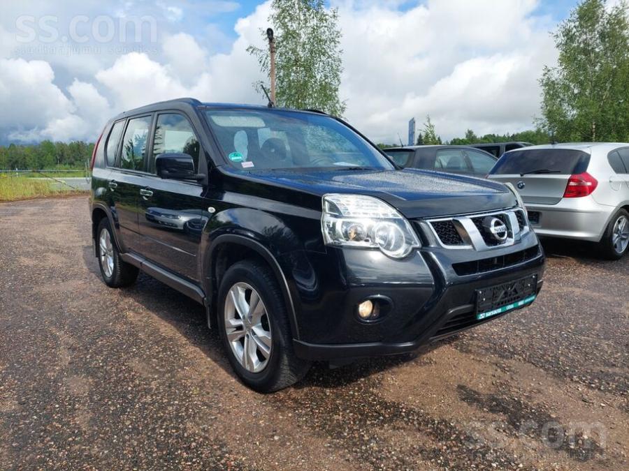 Black Nissan X-Trail 2014 in Cesis, with an engine capacity of 2.00 L and mileage of 183 thousand km for 12990 €, photo 2 on AUTOMOTO.COM.LV