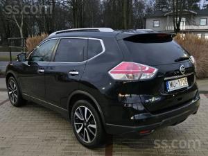 Black Nissan X-Trail 2014 in Jurmala, with an engine capacity of 1.60 L and mileage of 197 thousand km for 8990 €, photo 5 on AUTOMOTO.COM.LV