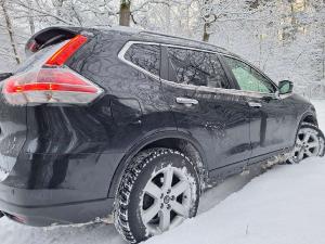 Black Nissan X-Trail 2014 in Klaipeda, with an engine capacity of 1.60 L and mileage of 305 thousand km for 7700 €, photo 2 on AUTOMOTO.COM.LV