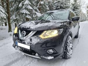 Black Nissan X-Trail 2014 in Klaipeda, with an engine capacity of 1.60 L and mileage of 305 thousand km for 7700 €, photo 7 on AUTOMOTO.COM.LV