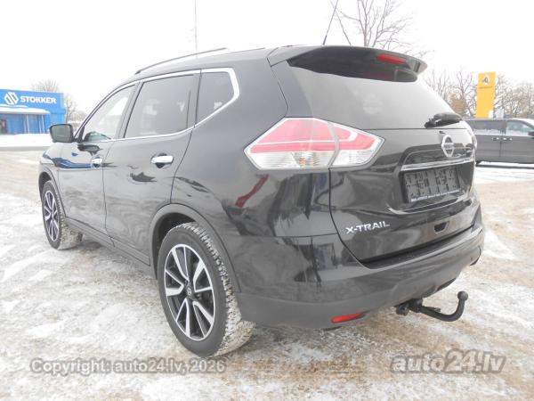 Black Nissan X-Trail 2014 in Viljandi, with an engine capacity of 1.60 L and mileage of 180 thousand km for 10990 €, photo 4 on AUTOMOTO.COM.LV
