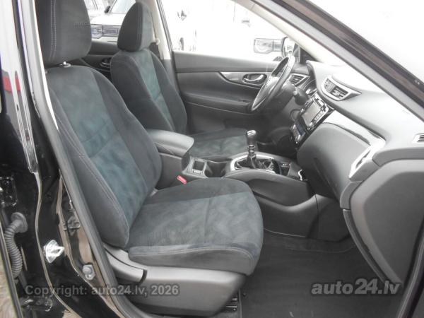 Black Nissan X-Trail 2014 in Viljandi, with an engine capacity of 1.60 L and mileage of 180 thousand km for 10990 €, photo 11 on AUTOMOTO.COM.LV