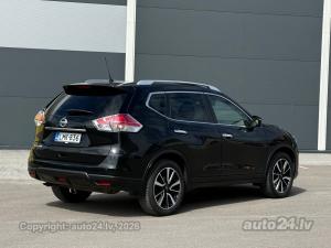Black Nissan X-Trail 2014 in Tallinn, with an engine capacity of 1.60 L and mileage of 247 thousand km for 7990 €, photo 5 on AUTOMOTO.COM.LV