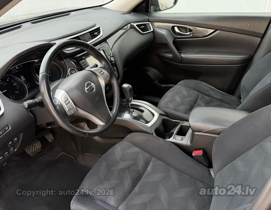 Black Nissan X-Trail 2014 in Tallinn, with an engine capacity of 1.60 L and mileage of 247 thousand km for 7990 €, photo 7 on AUTOMOTO.COM.LV