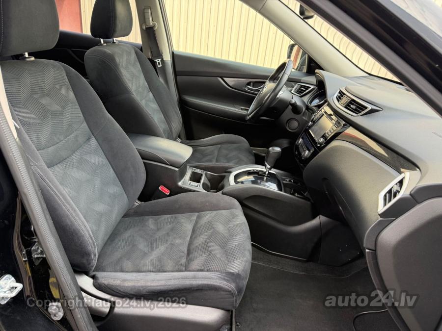 Black Nissan X-Trail 2014 in Tallinn, with an engine capacity of 1.60 L and mileage of 247 thousand km for 7990 €, photo 9 on AUTOMOTO.COM.LV