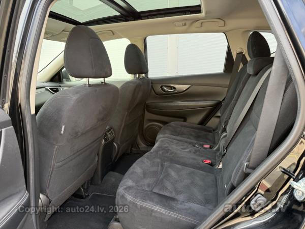 Black Nissan X-Trail 2014 in Tallinn, with an engine capacity of 1.60 L and mileage of 247 thousand km for 7990 €, photo 10 on AUTOMOTO.COM.LV