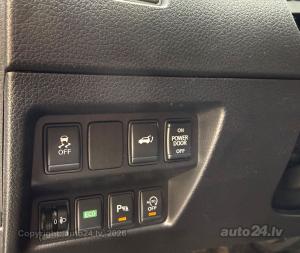 Black Nissan X-Trail 2014 in Tallinn, with an engine capacity of 1.60 L and mileage of 247 thousand km for 7990 €, photo 13 on AUTOMOTO.COM.LV