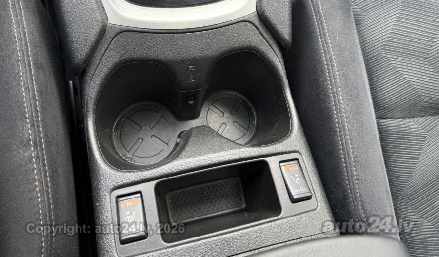 Black Nissan X-Trail 2014 in Tallinn, with an engine capacity of 1.60 L and mileage of 247 thousand km for 7990 €, photo 20 on AUTOMOTO.COM.LV