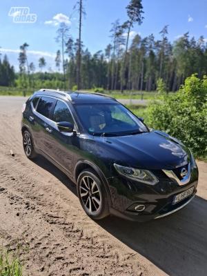 Black Nissan X-Trail 2014 in Kazlu Ruda, with an engine capacity of 1.60 L and mileage of 117 thousand km for 12000 €, photo 3 on AUTOMOTO.COM.LV