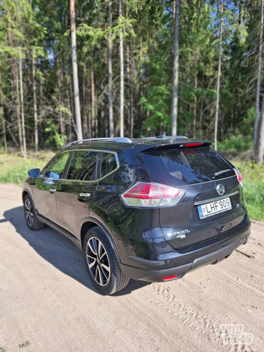 Black Nissan X-Trail 2014 in Kazlu Ruda, with an engine capacity of 1.60 L and mileage of 117 thousand km for 12000 €, photo 5 on AUTOMOTO.COM.LV