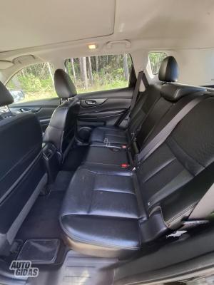 Black Nissan X-Trail 2014 in Kazlu Ruda, with an engine capacity of 1.60 L and mileage of 117 thousand km for 12000 €, photo 8 on AUTOMOTO.COM.LV