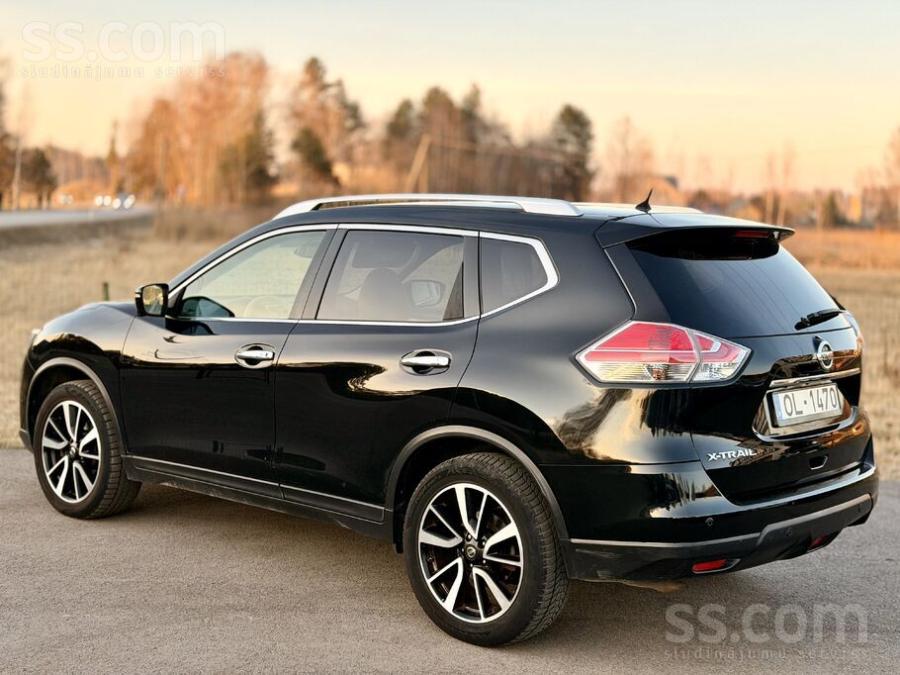 Black Nissan X-Trail 2014 in Ogre, with an engine capacity of 1.60 L and mileage of 231 thousand km for 8800 €, photo 4 on AUTOMOTO.COM.LV