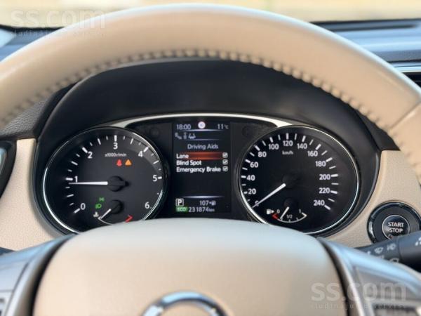 Black Nissan X-Trail 2014 in Ogre, with an engine capacity of 1.60 L and mileage of 231 thousand km for 8800 €, photo 8 on AUTOMOTO.COM.LV