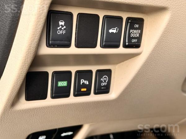 Black Nissan X-Trail 2014 in Ogre, with an engine capacity of 1.60 L and mileage of 231 thousand km for 8800 €, photo 9 on AUTOMOTO.COM.LV