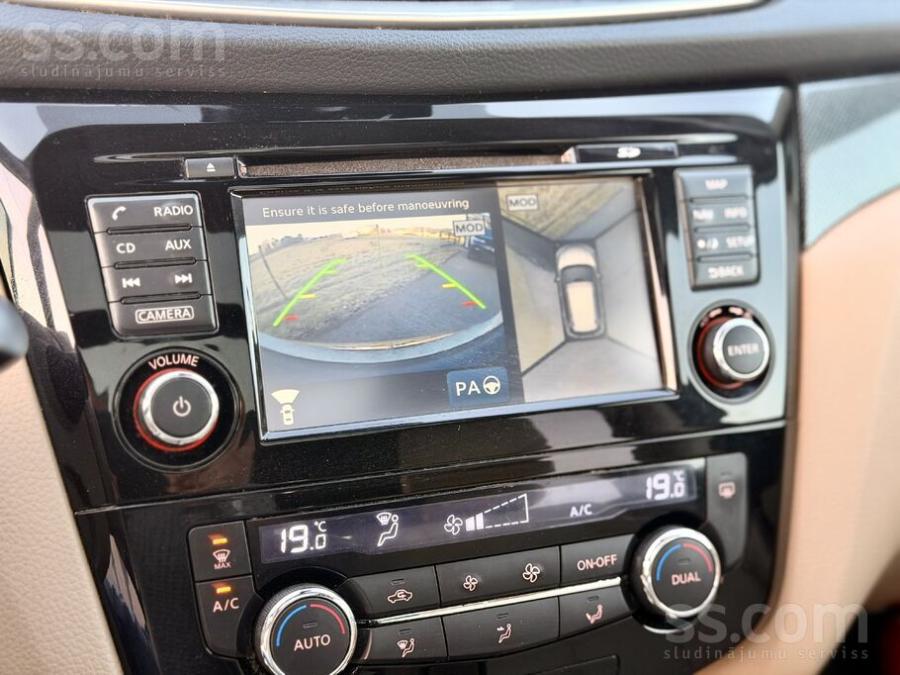 Black Nissan X-Trail 2014 in Ogre, with an engine capacity of 1.60 L and mileage of 231 thousand km for 8800 €, photo 11 on AUTOMOTO.COM.LV