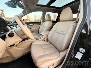 Black Nissan X-Trail 2014 in Ogre, with an engine capacity of 1.60 L and mileage of 231 thousand km for 8800 €, photo 12 on AUTOMOTO.COM.LV