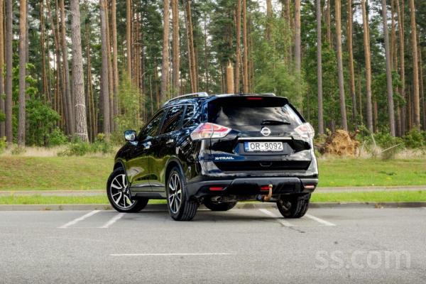 Nissan X-Trail 2014 in Riga on AUTOMOTO.COM.LV Black Nissan X-Trail 2014 in Riga, with an engine capacity of 1.60 L and mileage of 289 thousand km for 8490 ā¬, photo 9 on AUTOMOTO.COM.LV