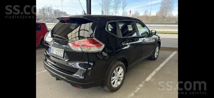 Black Nissan X-Trail 2015 in Riga, with an engine capacity of 1.60 L and mileage of 122 thousand km for 7200 €, photo 3 on AUTOMOTO.COM.LV