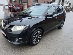 Black Nissan X-Trail 2015 in Kaunas, with an engine capacity of 1.60 L and mileage of 285 thousand km for 9500 €, photo  on AUTOMOTO.COM.LV