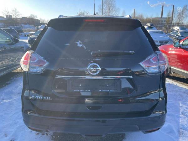 Black Nissan X-Trail 2015 in Panevezys, with an engine capacity of 1.60 L and mileage of 270 thousand km for 7650 €, photo 5 on AUTOMOTO.COM.LV
