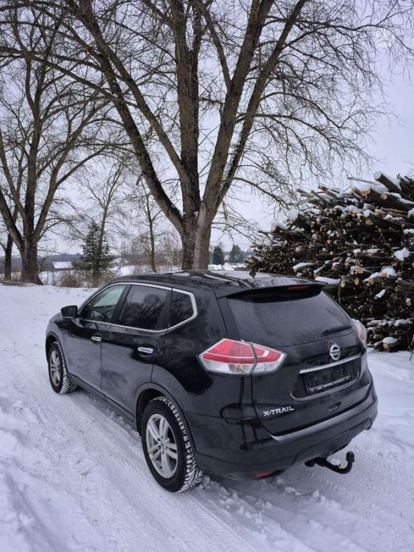 Black Nissan X-Trail 2015 in Rokiskis, with an engine capacity of 1.60 L and mileage of 284 thousand km for 8300 €, photo 4 on AUTOMOTO.COM.LV