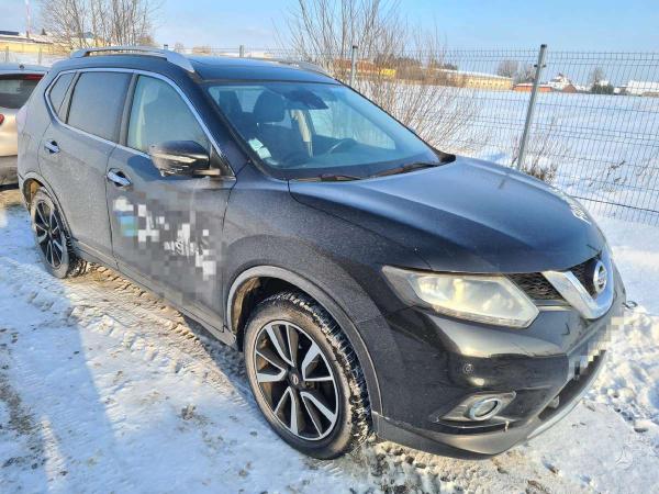 Black Nissan X-Trail 2015 in Taurage, with an engine capacity of 1.60 L and mileage of 257 thousand km for 7300 €, photo 1 on AUTOMOTO.COM.LV
