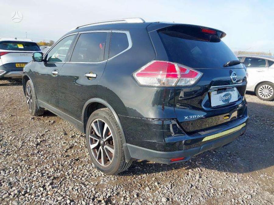 Black Nissan X-Trail 2015 in Siauliai, with an engine capacity of 1.60 L and mileage of 237 thousand km for 5082 €, photo 4 on AUTOMOTO.COM.LV