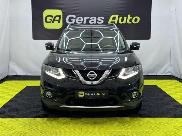 Black Nissan X-Trail 2015 in Vilnius, with an engine capacity of 1.60 L and mileage of 210 thousand km for 10950 €, photo 7 on AUTOMOTO.COM.LV