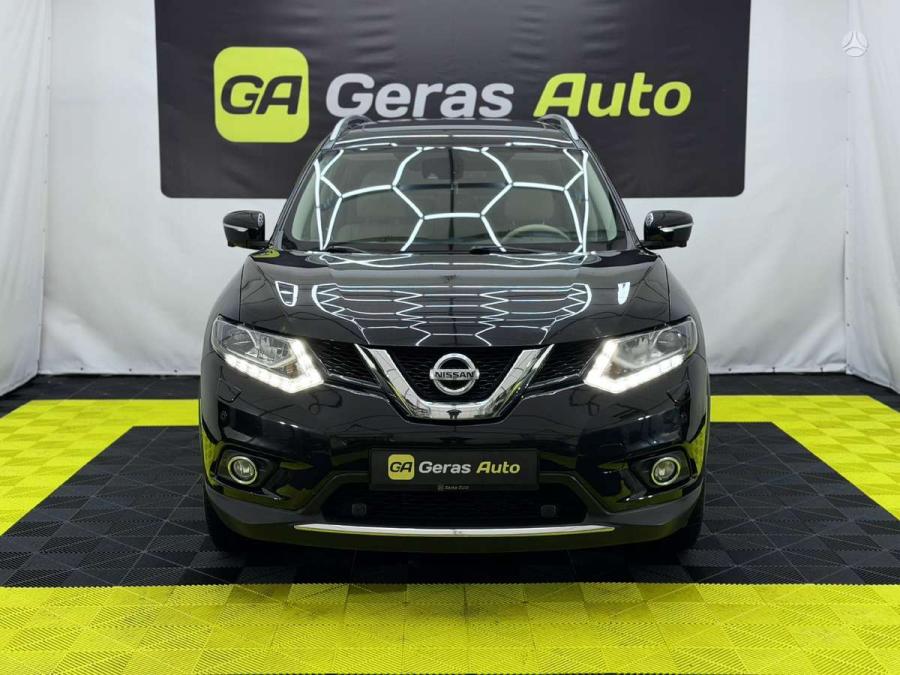Black Nissan X-Trail 2015 in Vilnius, with an engine capacity of 1.60 L and mileage of 210 thousand km for 10950 €, photo 7 on AUTOMOTO.COM.LV