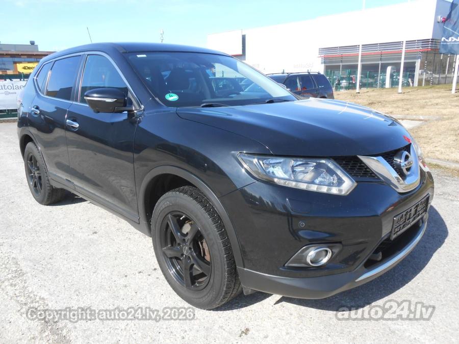 Black Nissan X-Trail 2015 in Viljandi, with an engine capacity of 1.60 L and mileage of 227 thousand km for 9990 €, photo 4 on AUTOMOTO.COM.LV